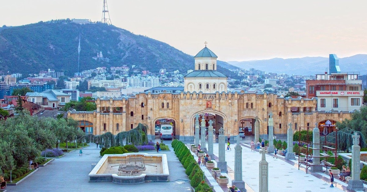 Tiflis: Romantischer Rundgang | GetYourGuide