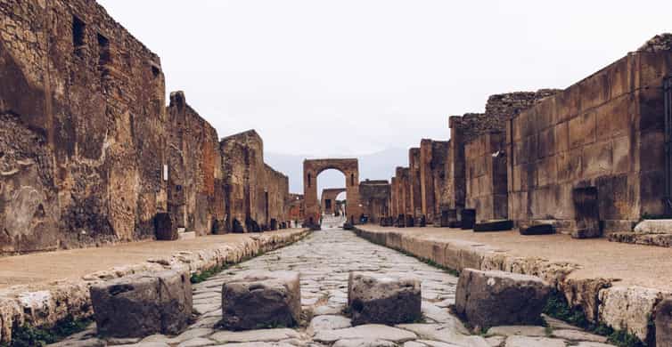 Pompeii: Skip-The-Ticket-Line Tour with an Archeologist | GetYourGuide