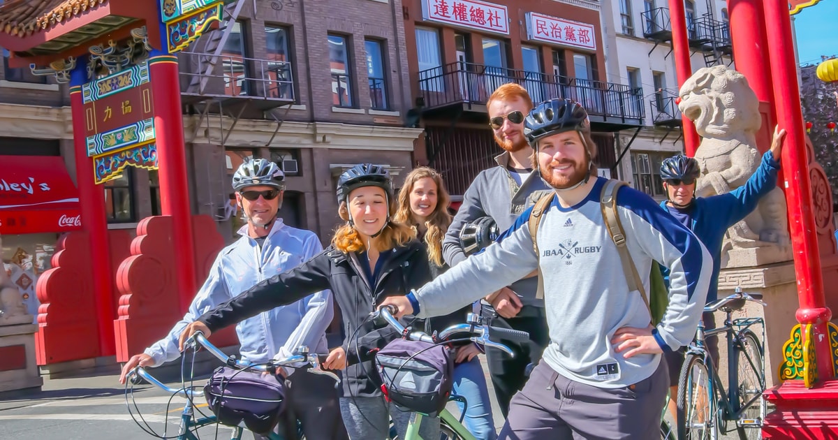 Victoria: 2-Hour History and Highlights Bike Tour | GetYourGuide