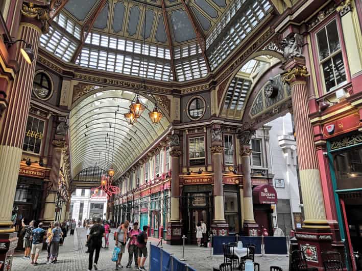 London: Alleyways and Courtyards Tour | GetYourGuide