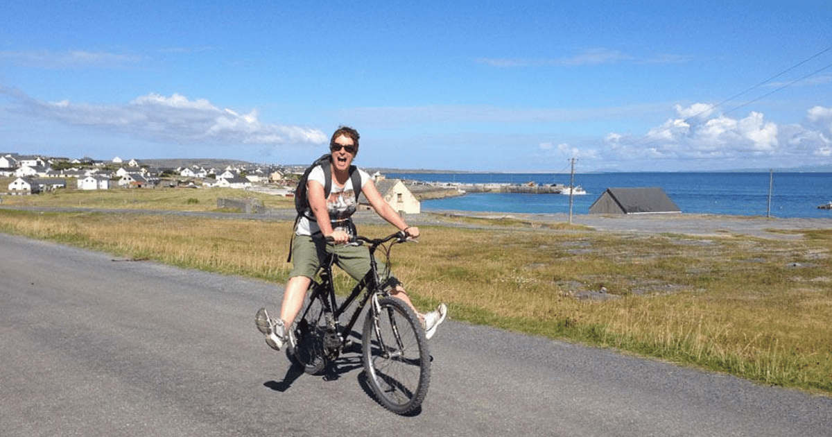 Desde Galway: Excursión de un día a Inisheer en bicicleta o tractor ...