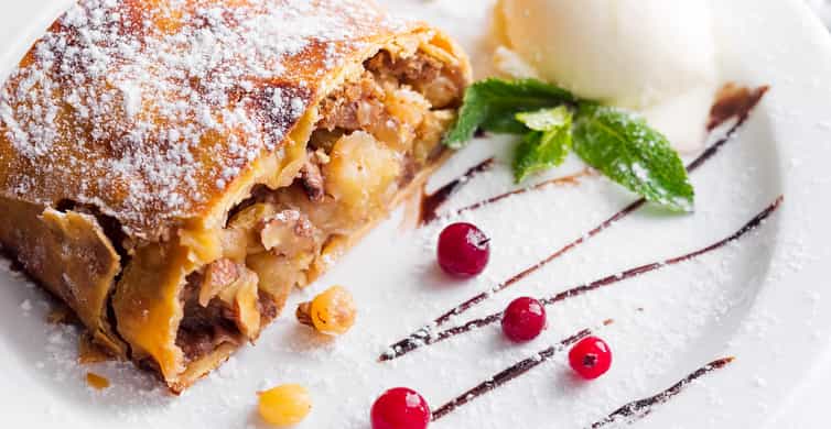 München: Traditionell tysk mat och Old Town Private Tour | GetYourGuide