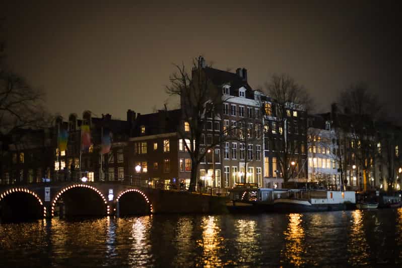 Amsterdam: boottocht Light Festival met onbeperkte drankjes | GetYourGuide