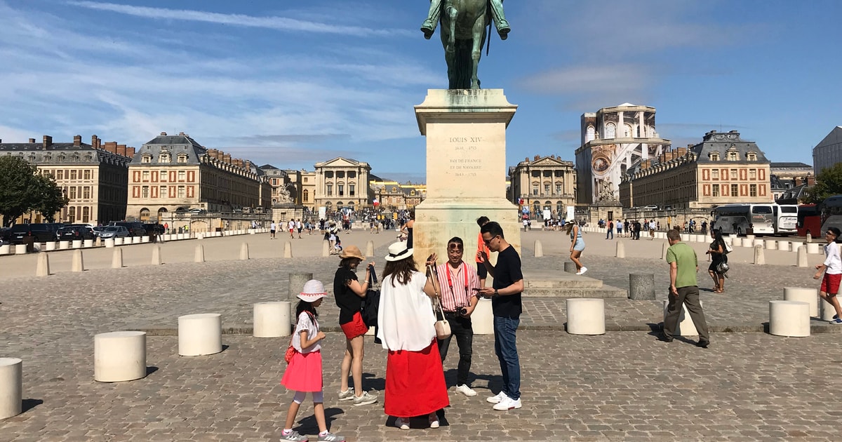 Versailles: Palace Guided Tour with Skip-the-Line Tickets | GetYourGuide
