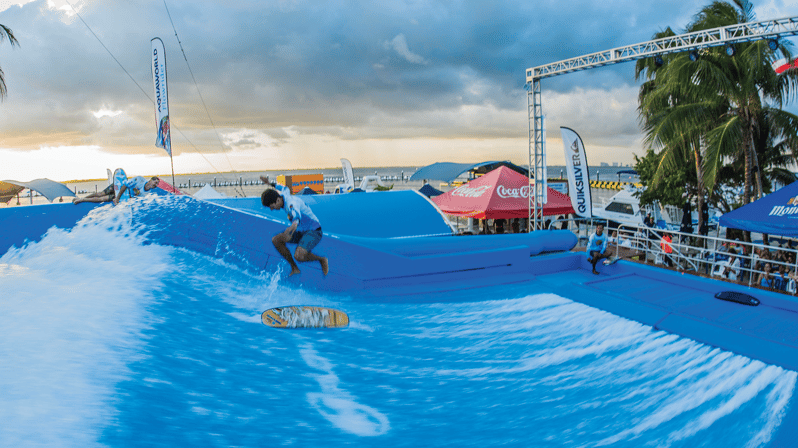Cancun: esperienza di surf Flowrider | GetYourGuide