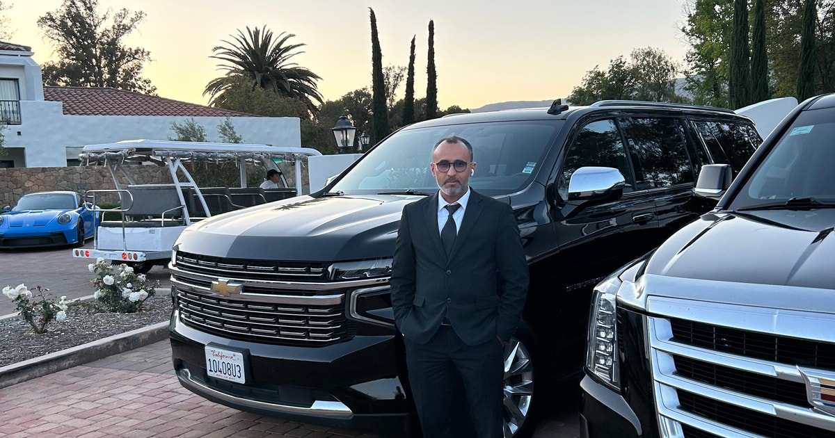 Los Angeles: Transfer from LAX to Disneyland | GetYourGuide