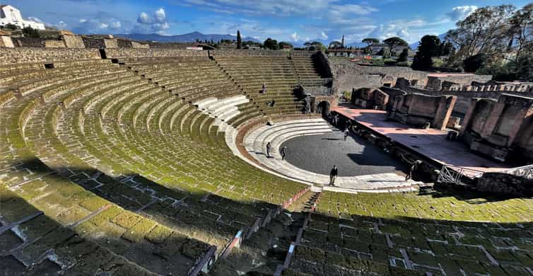 Pompeii : Theaters and the Garden of Fugitives | GetYourGuide