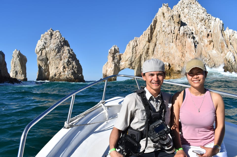 Cabo: paseo en barco de 2 horas con fotos para ver ballenas | GetYourGuide