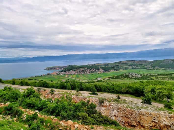 Desde Tirana: tour de un día a Pogradec, Drilon y Tushemisht | GetYourGuide