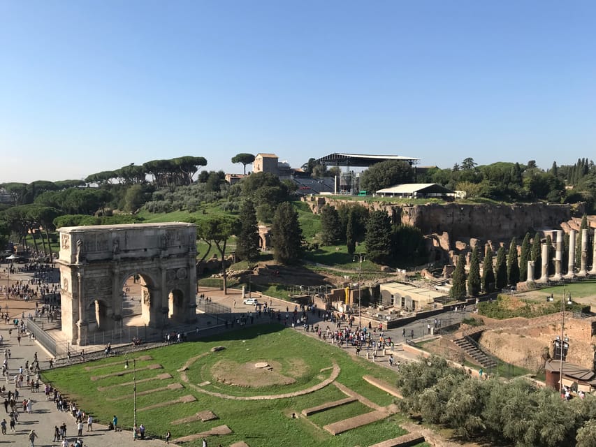 Privat rundtur i Colosseum och antika Rom med upphämtning på hotellet ...