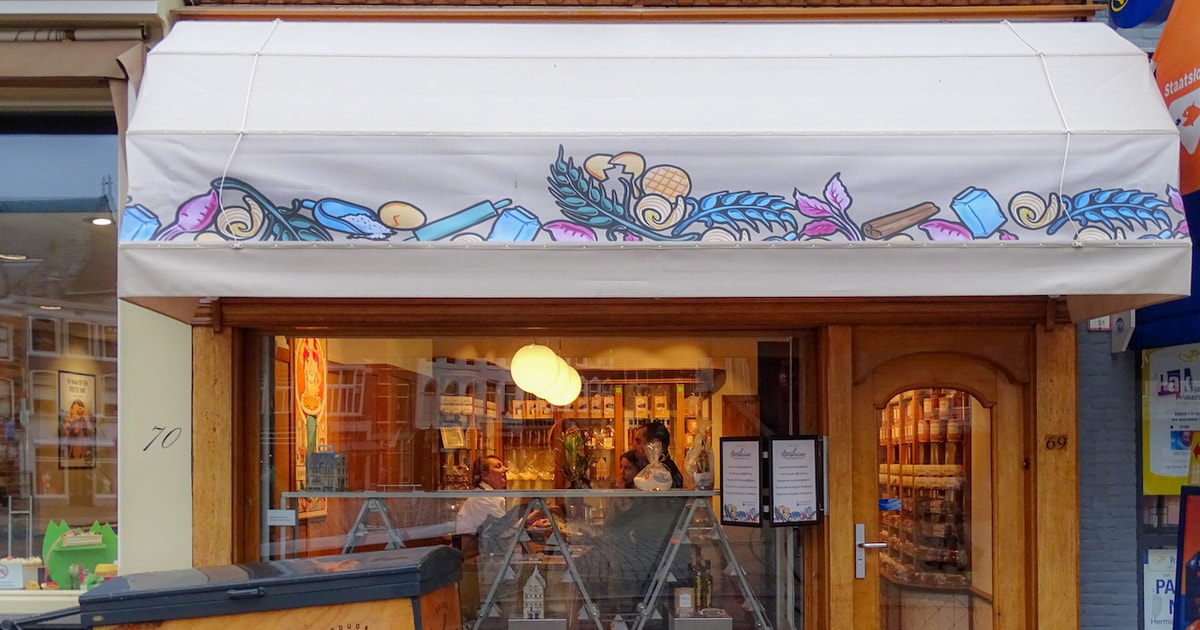Gouda: Syrup Waffle Factory Ticket with a Waffle | GetYourGuide