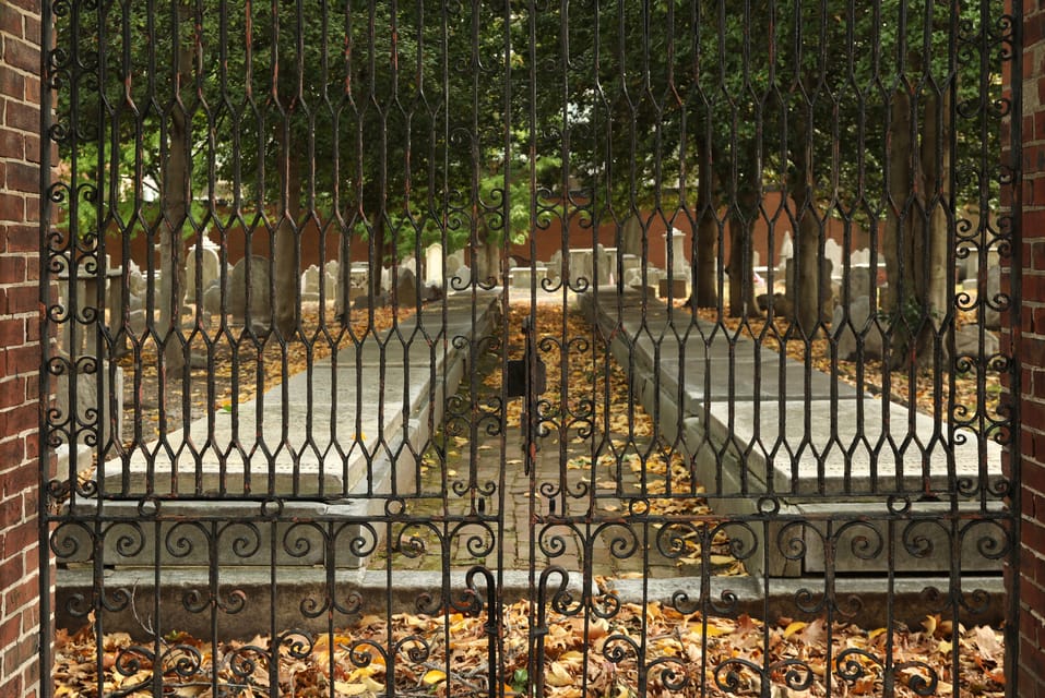 Philadelphia: Ghosts of Philadelphia Walking Tour | GetYourGuide