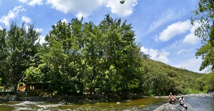 Senderismo por el Río Pance y el Pico de Loro | GetYourGuide