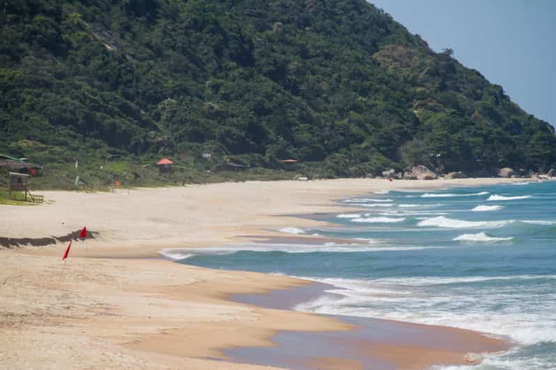 Río de Janeiro: tour a Prainha y playa Grumari | GetYourGuide