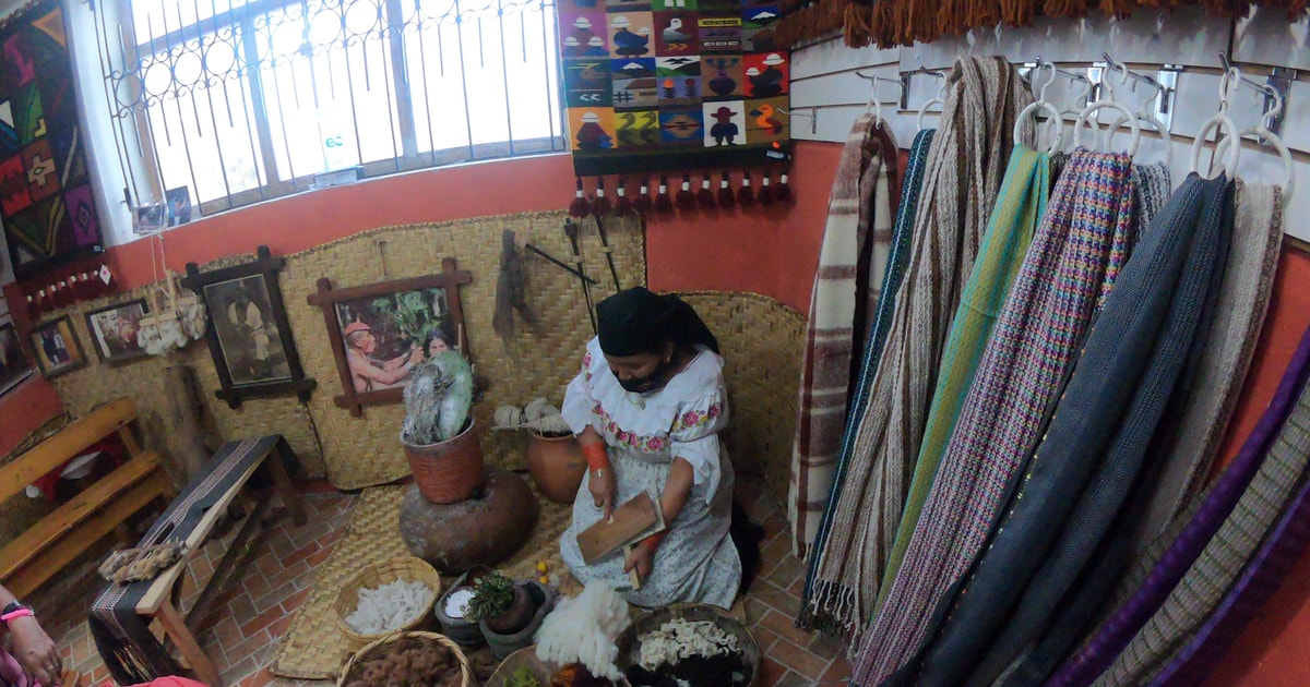Desde Quito: Otavalo, Mercado de la Plaza de Ponchos y Cotacachi ...