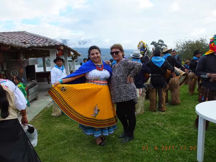 Desde Quito: Otavalo, Mercado de la Plaza de Ponchos y Cotacachi ...