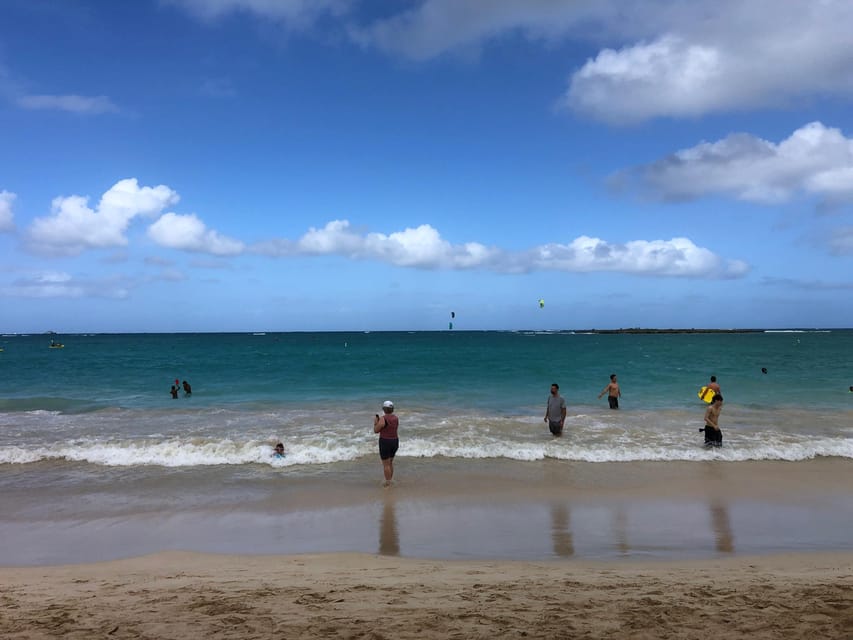Oahu: Watervalwandeling & stranddag aan de oostkant | GetYourGuide