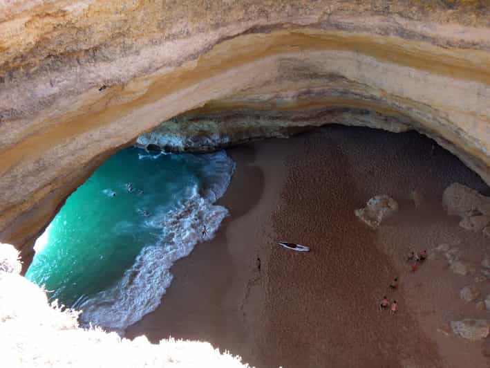 Albufeira: Algarve Cliffs en The Chapel of Bones Tour | GetYourGuide