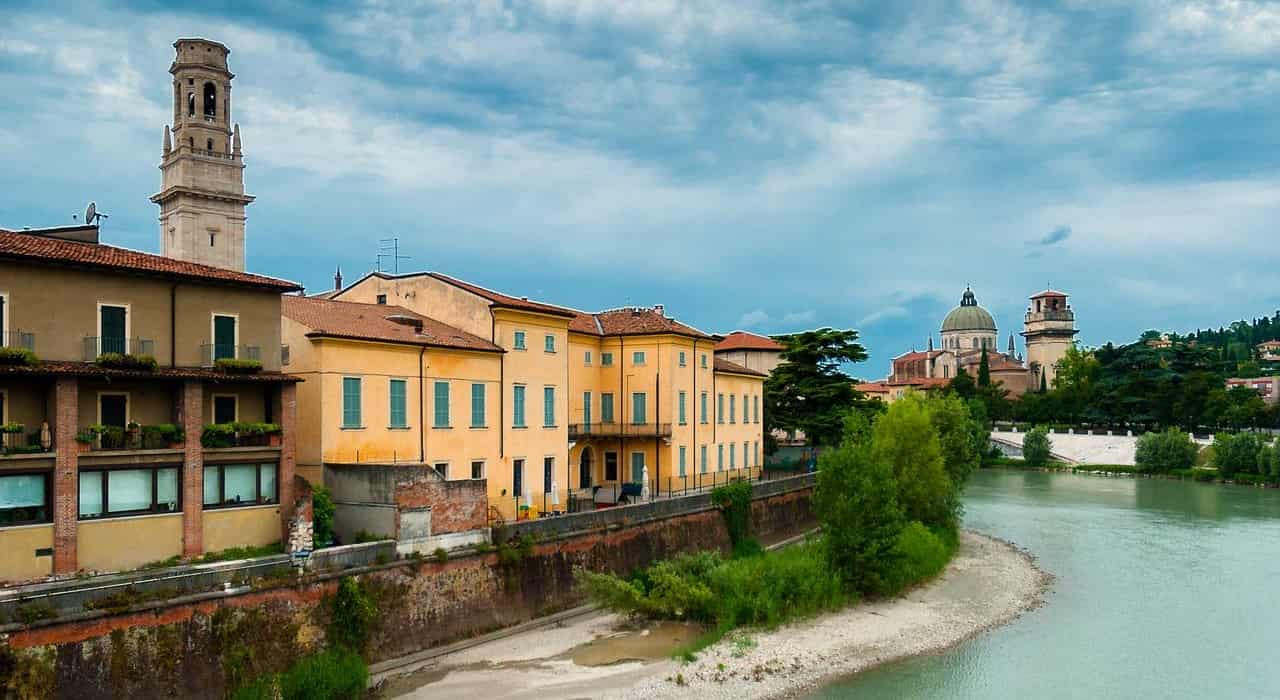 Von Mailand aus: Private Verona City Highlights Tour