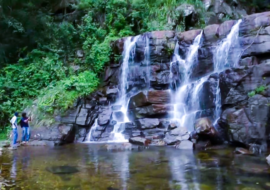 Wandern zu Knuckles & Abenteuercamping in Meemure | GetYourGuide