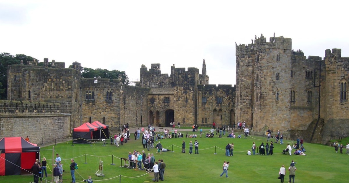 Alnwick: Self-Guided Walking Tour with Audio Guide | GetYourGuide