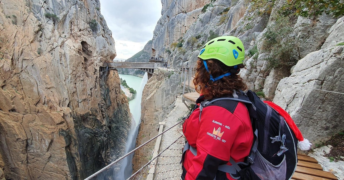 Desde Málaga en autobús: tour guiado por el Caminito del Rey y bebida ...