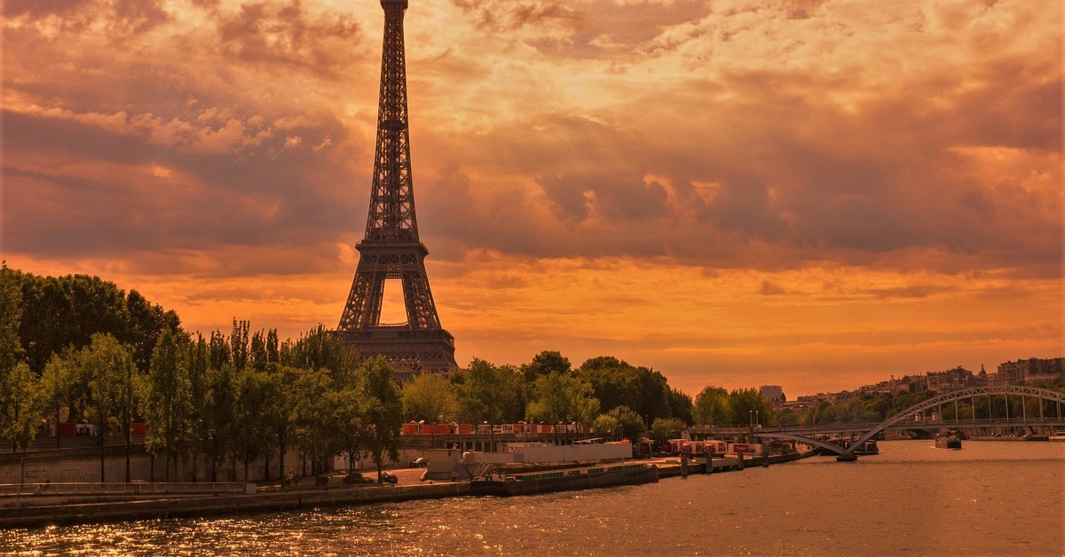 Paris: Seine Cruise & Crepe Tasting near the Eiffel Tower | Paris Boat ...