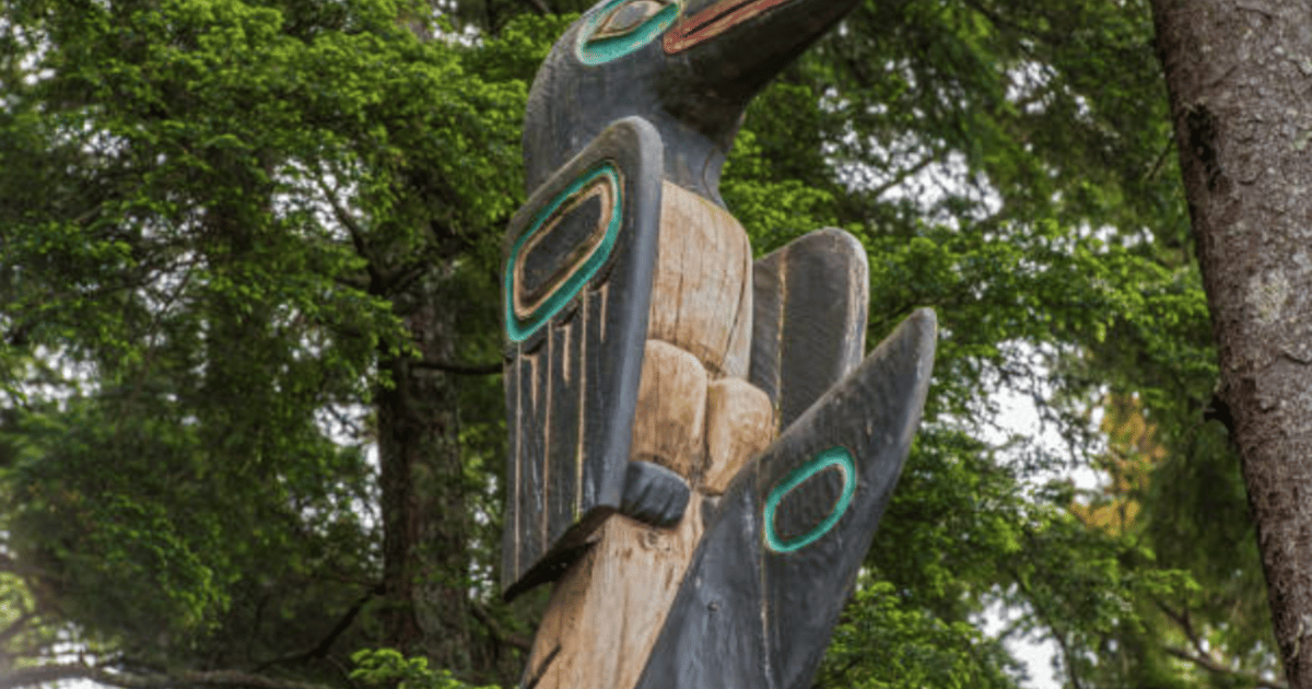 Sitka: Totem Poles, Raptor Centre, & Fortress of Bears Tour | GetYourGuide