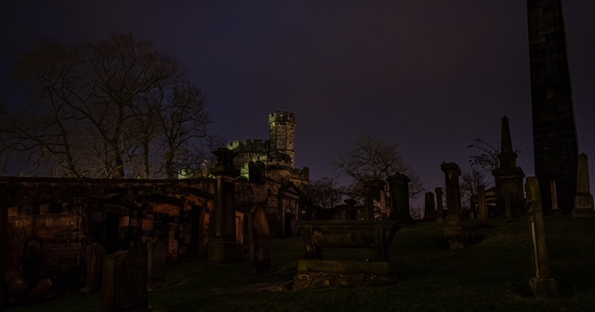 Edinburgh: Dark Secrets of the Old Town Ghost Walking Tour | GetYourGuide