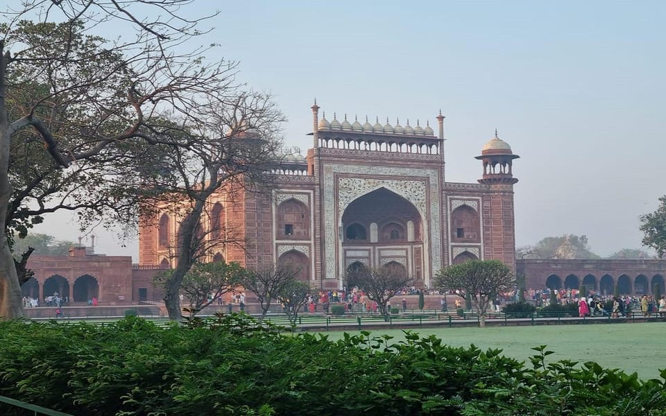 Agra : Taj Mahal & Agra Fort With Local Tour guide | GetYourGuide