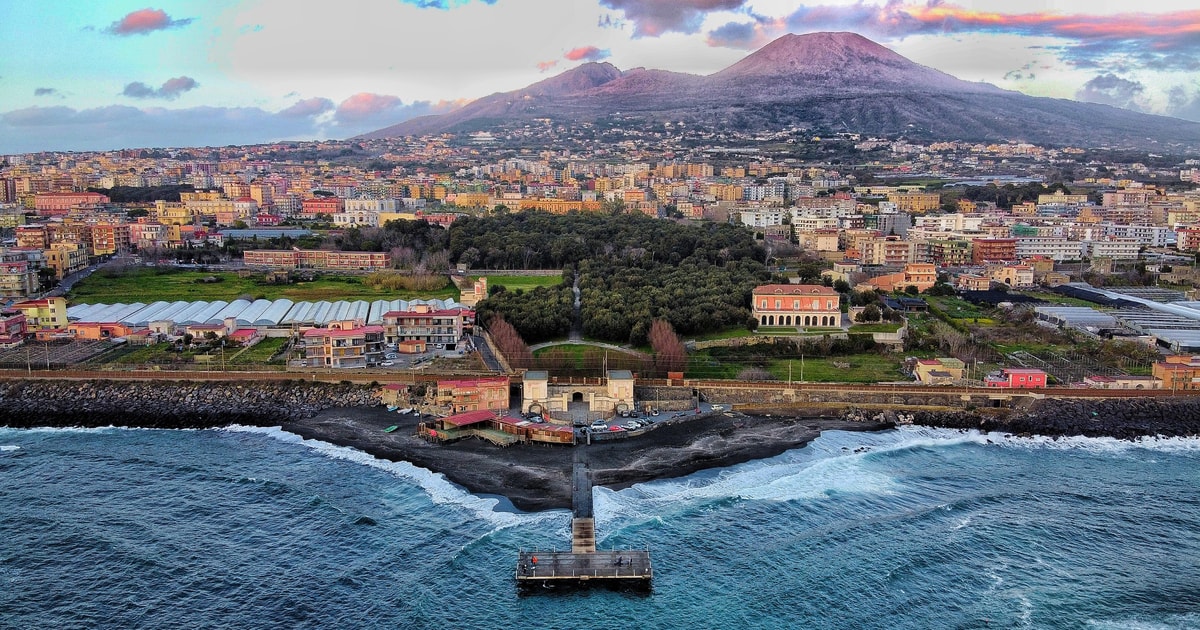 Van Sorrento: Skip-the-Line Pompeii & Mount Vesuvius Tour | GetYourGuide