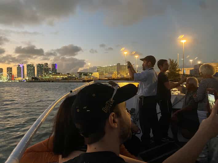 Miami: Biscayne Bay & South Beach Sunset-Bootsfahrt | GetYourGuide