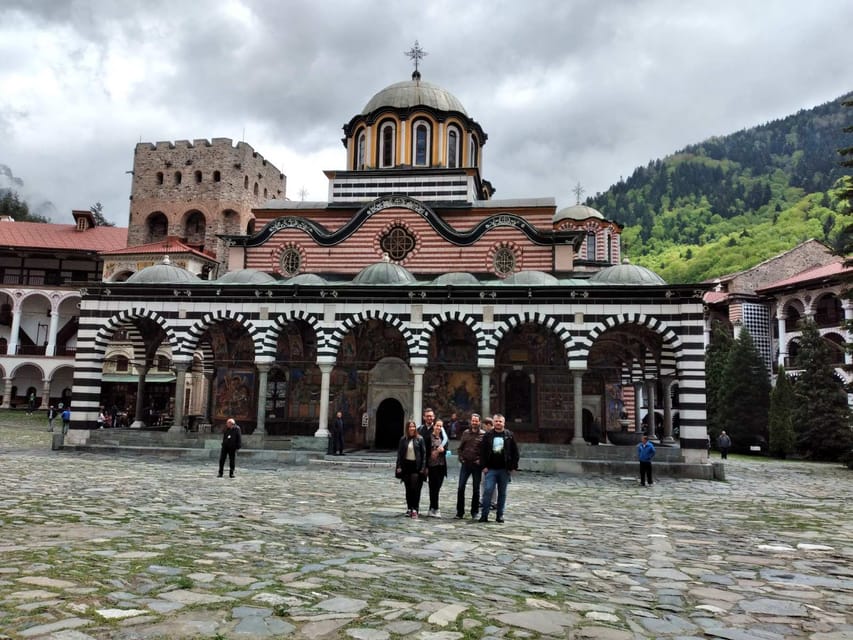 Desde Sofía: Excursión de un día al Monasterio de Rila | GetYourGuide
