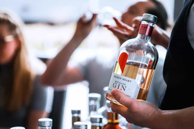 Queenstown: Helicopter Flight and Gin Tasting Tour | GetYourGuide