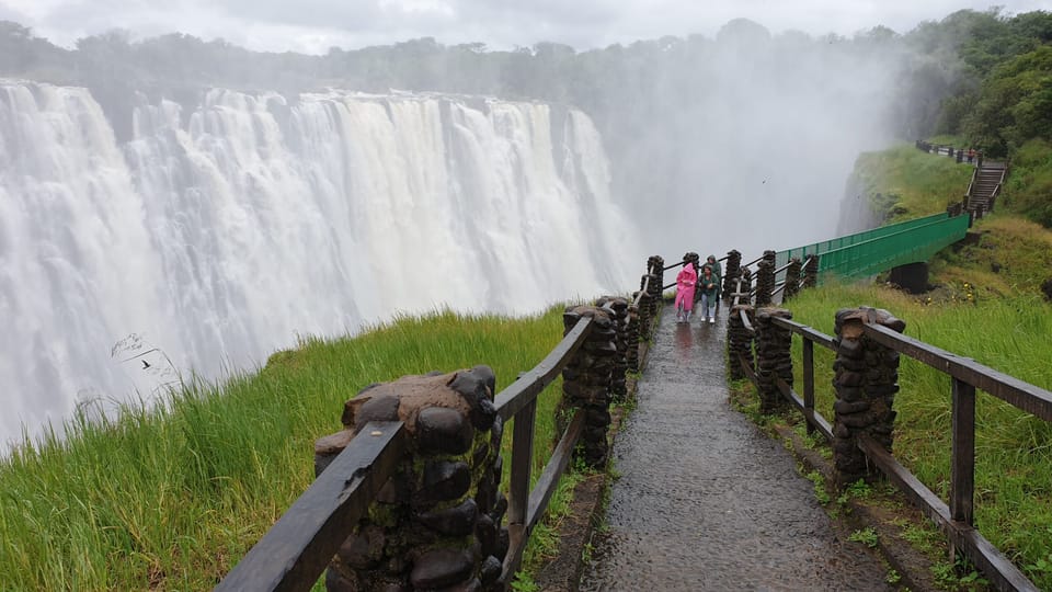 Zimbabwe & Zambia: Guided Tour of the Falls from Both Sides | GetYourGuide