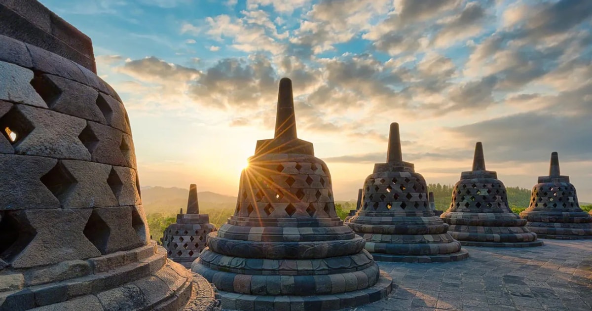 Halvdagsutflykt Borobudur från Yogyakarta med biljett & guide | GetYourGuide