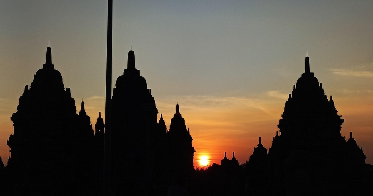 YOGYAKARTA : VISIT PRAMBANAN TEMPLE SUNSET | GetYourGuide