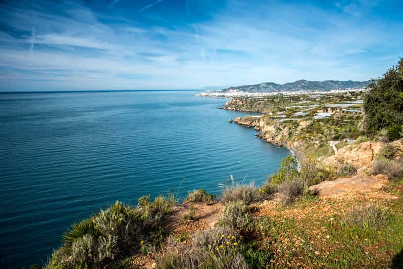 Desde Málaga: Excursión a los Acantilados de Maro con visita a la playa ...