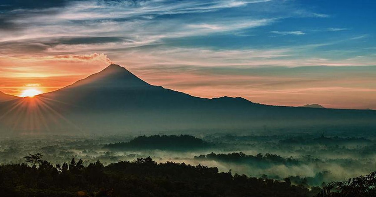 Sunrise Hill Borobudur Tour, Merapi Volcano & Prambanan | GetYourGuide