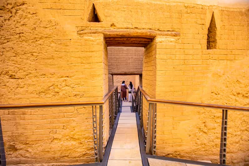 From Riyadh: Diriyah Sightseeing Tour with Transfer | GetYourGuide