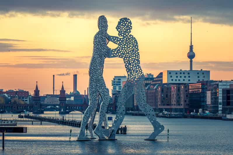 Berlin: Instagram-Worthy Spots Tour with Photographer | GetYourGuide