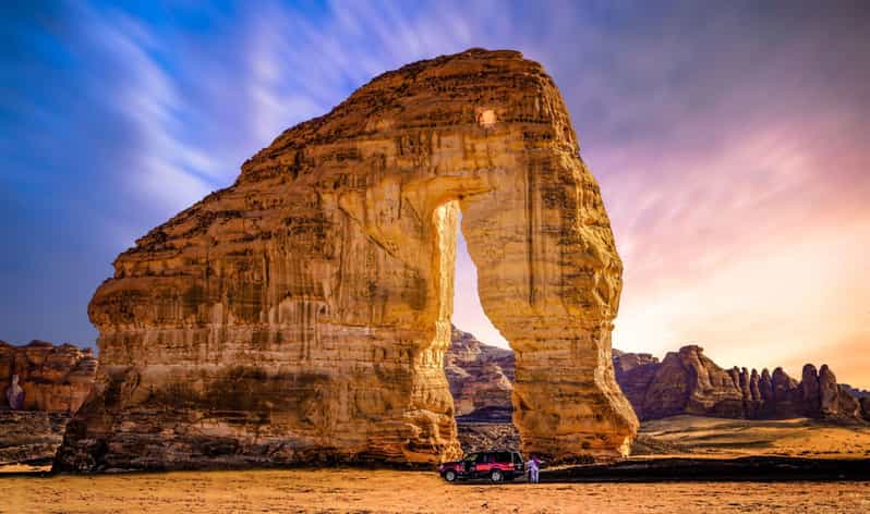 AlUla: Tour zum Elefantenfelsen mit Transport | GetYourGuide