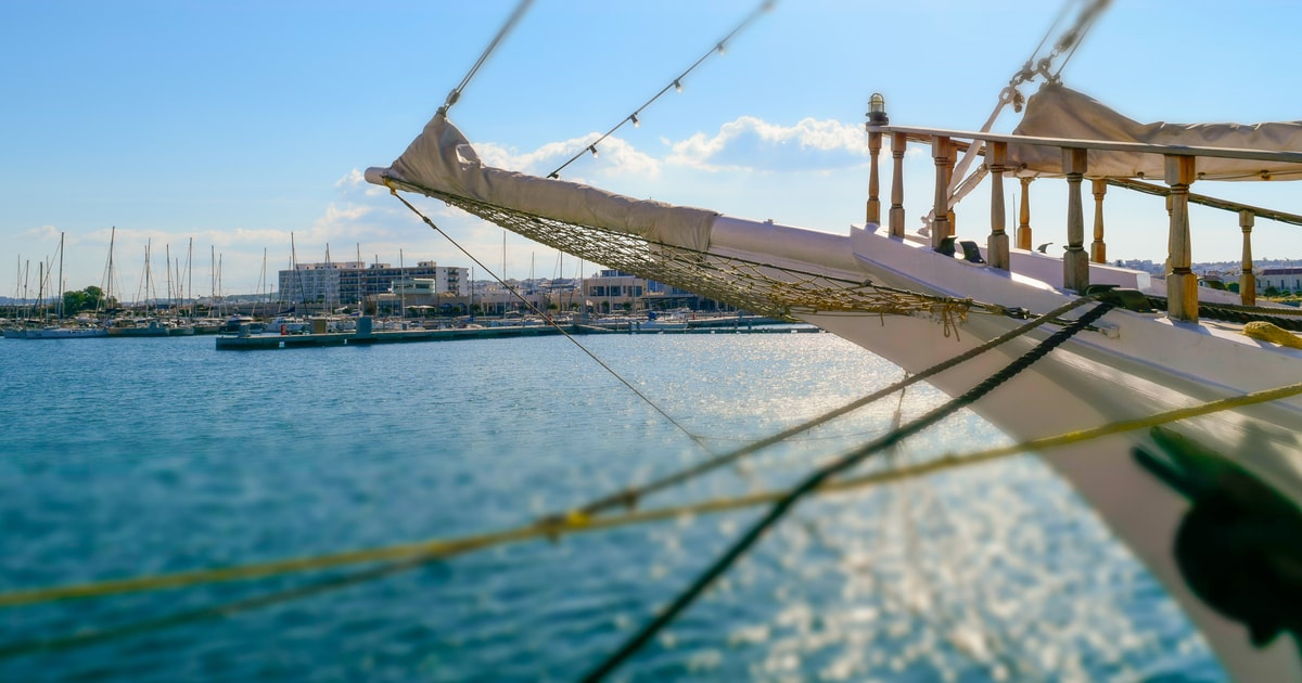 Rhodos: avondbootcruise met uitzicht op de zonsondergang en drankjes ...
