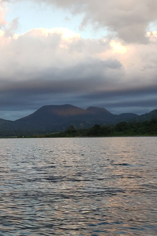 Lac Arenal : Randonnée sur le volcan Arenal et kayak sur le lac Arenal ...