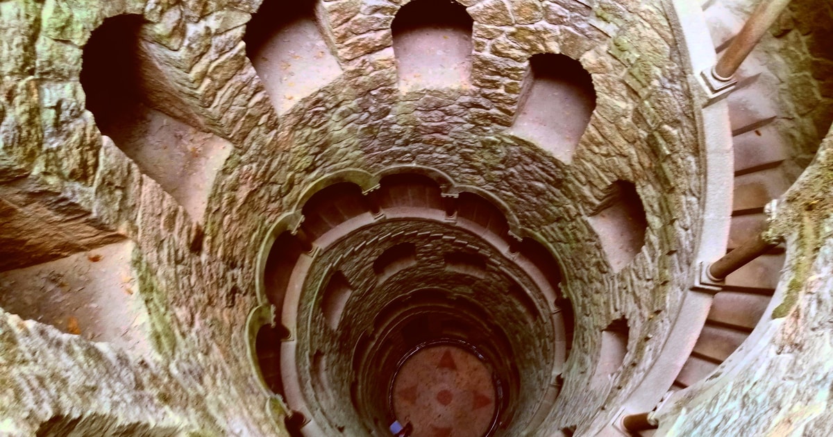Sintra: Indringende rondleiding met gids door Quinta da Regaleira ...