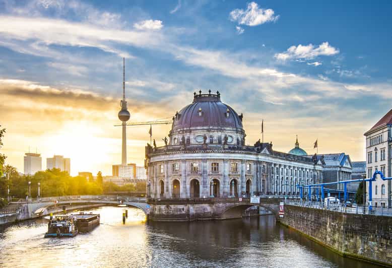 Berlin: All-in-One Famous Landmarks Guided Bus Tour | GetYourGuide