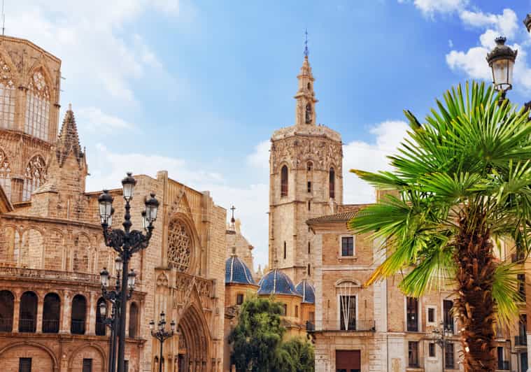 Valencia: Scavenger Hunt and Iconic Sights Self-Guided Tour | GetYourGuide