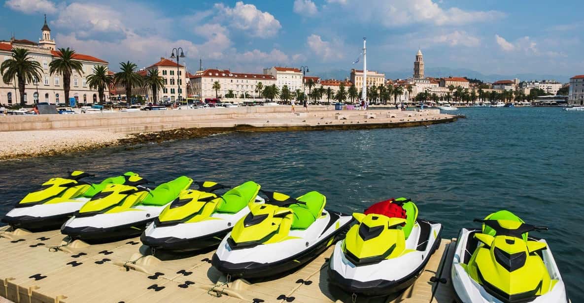 Partir: Paseo en moto acuática autoguiado de día completo o medio día ...