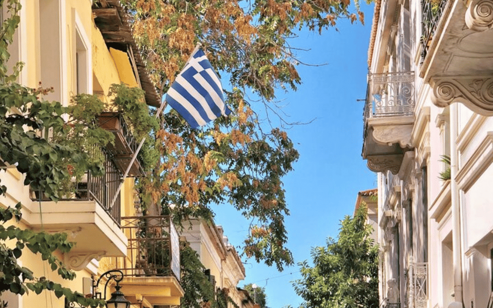 Atenas: Visita Privada de Atenas y la Antigua Corinto | GetYourGuide