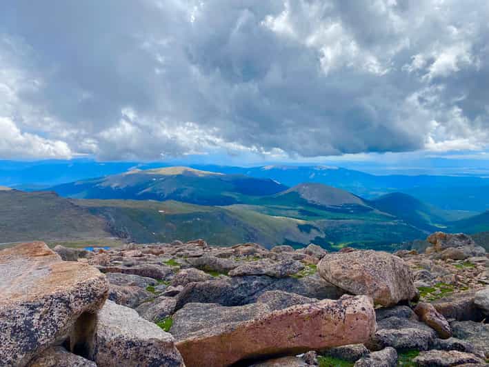 Desde Denver: excursión guiada de un día a Red Rocks y Mount Evans ...